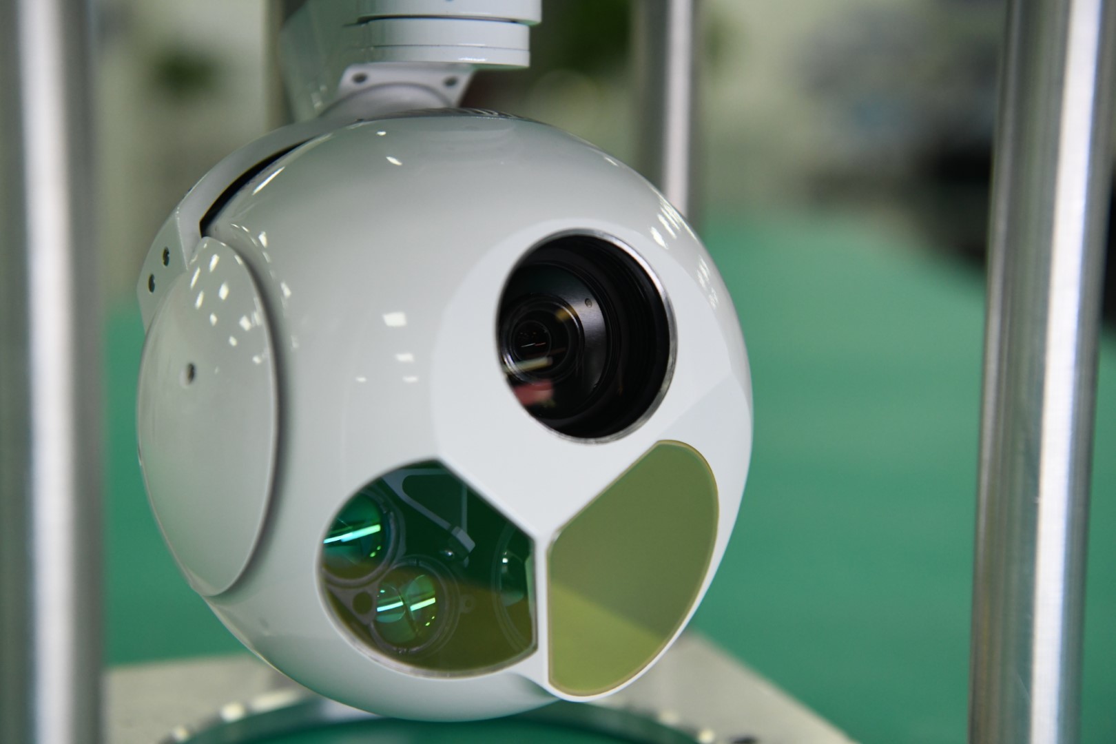 Eots System 3 Axis Airborne Electro Optical Pod Visible Detection 8km